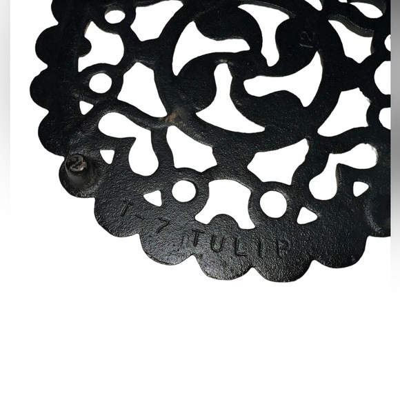 Wilton | Dining | Vintage Wilton Cast Iron Trivets 2 T7 Tulip 2 Style ...